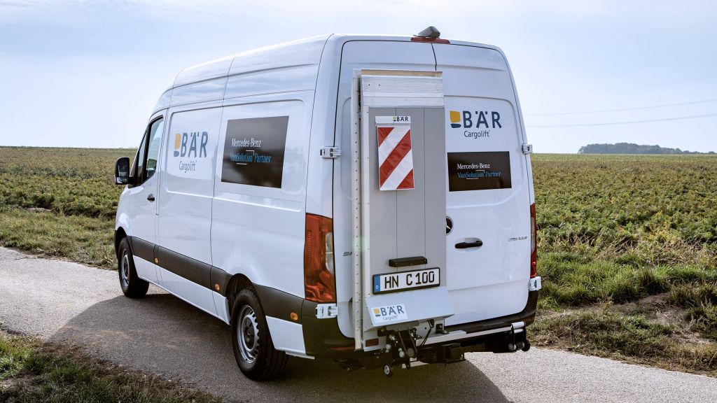 Sprinter mit Ladebordwand von Bär Cargolift